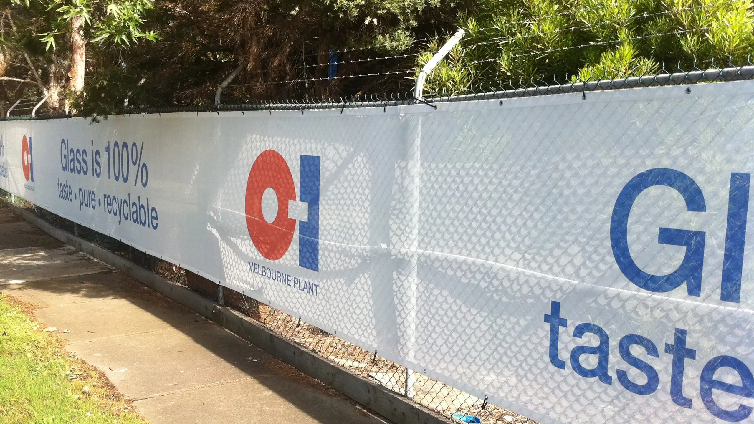 Scrim vs. Traditional Construction Materials: Which is the Best? | Mesh ...