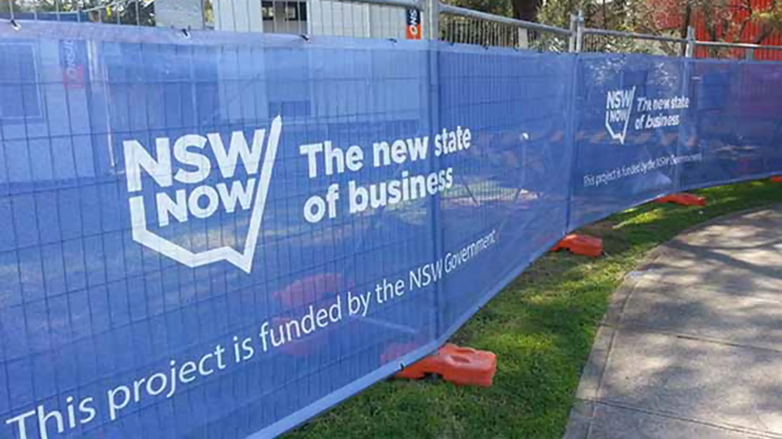 How do I use banner mesh on a wind-prone construction site? | Mesh Direct